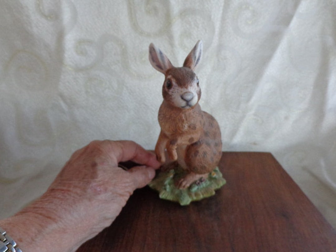 PORCELAIN SPOTTED RABBIT by Lefton - 1980's # 1835 - 5 3/4"h X 3 3/4"w ...