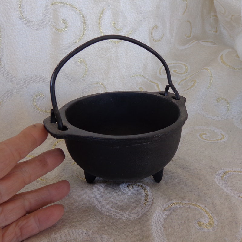 Mini Cauldron - Etsy