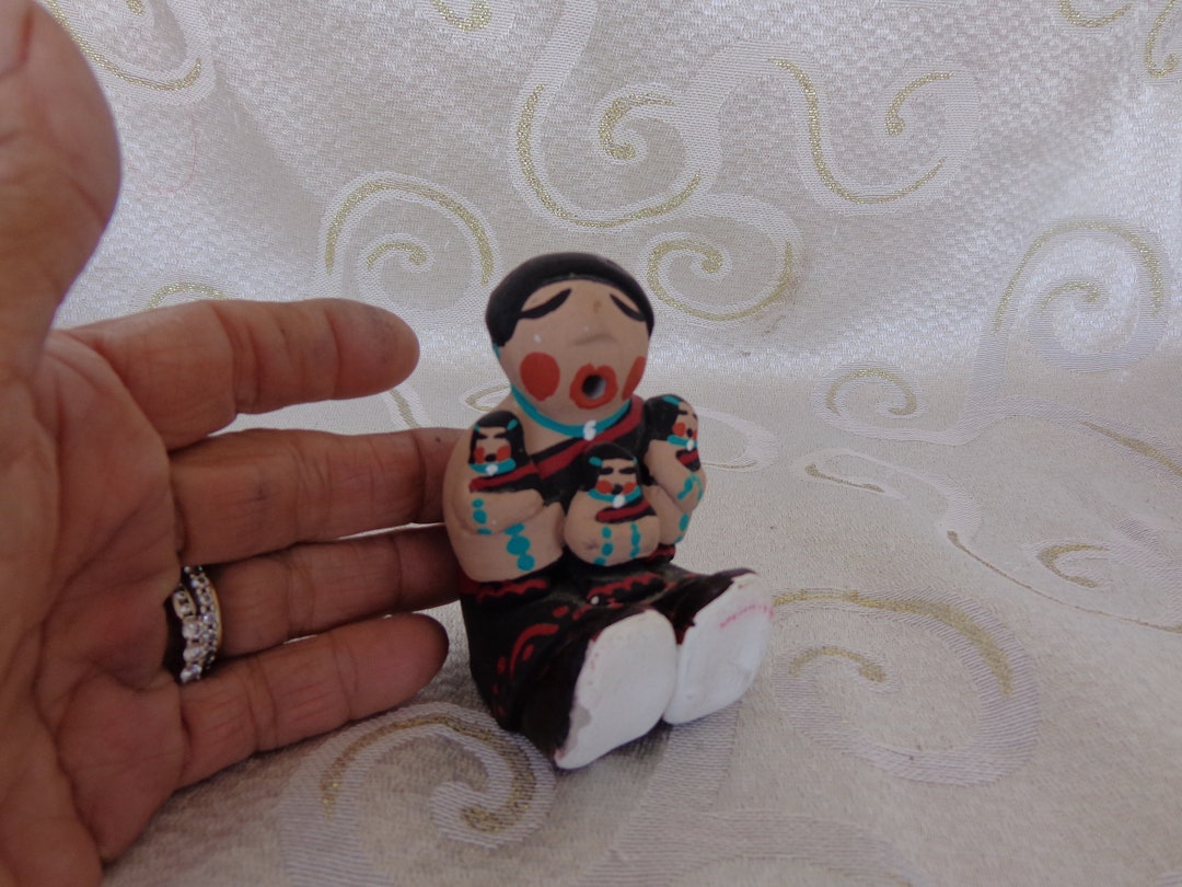 PUEBLO STORYTELLER WOMAN Clay Figurine With 3 Children 3 H X 2d X 1 3 ...