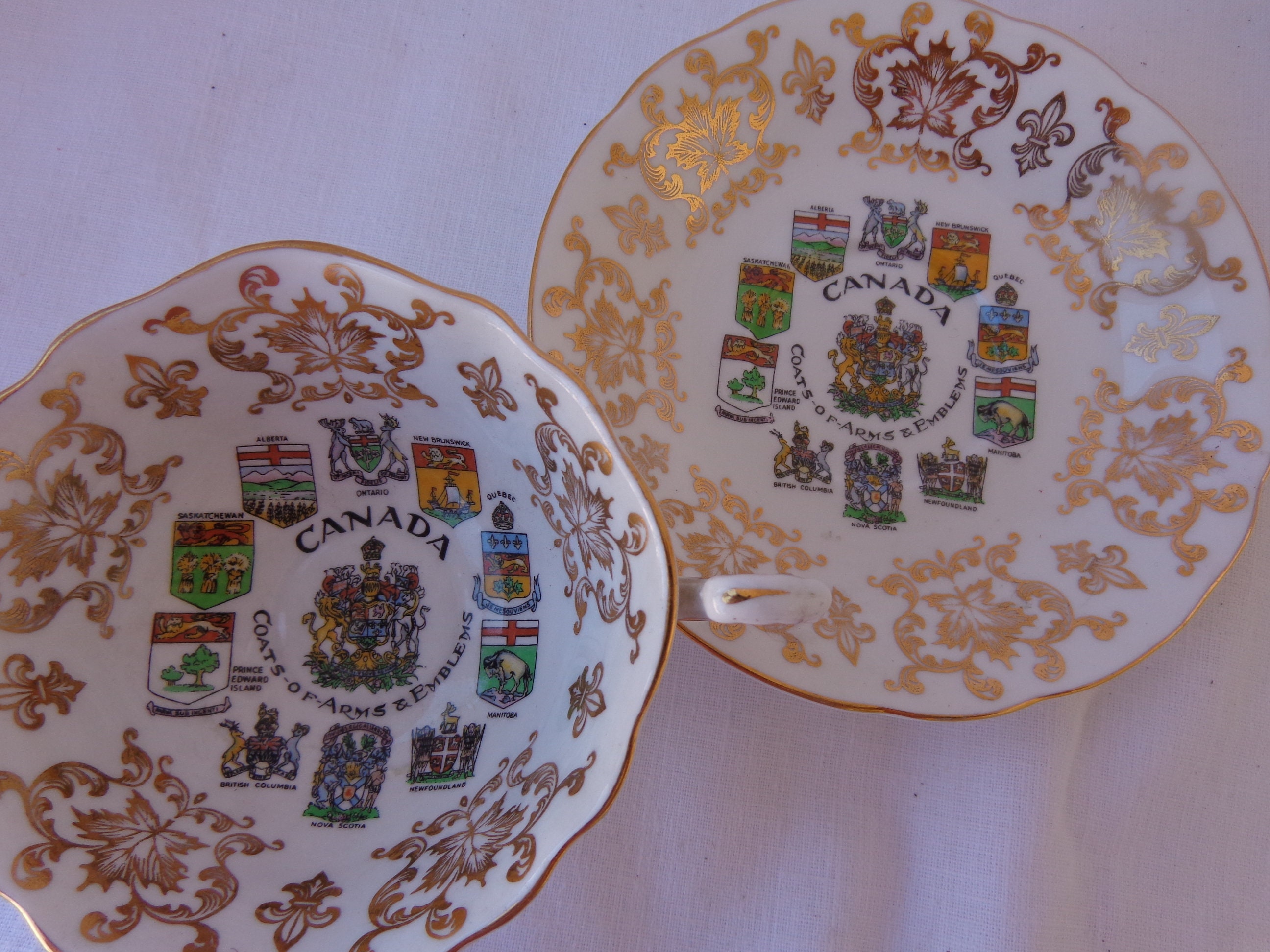 Paragon CANADA COATS of ARMS and Emblems Teacup and Saucer - Etsy