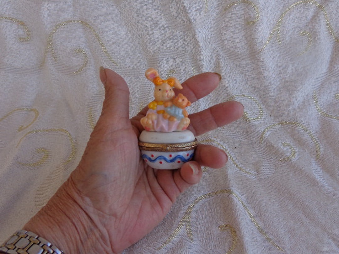 EASTER BUNNY TRINKET Box With Easter Bunny - Little Trinket Box for ...