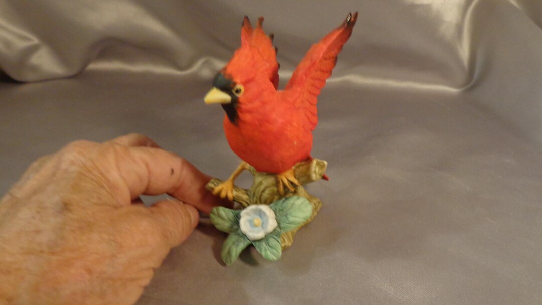 CARDINAL MALE BIRD by Lefton Porcelain Figurine - 4 1/4"h X 3 1/4"w X 2 ...