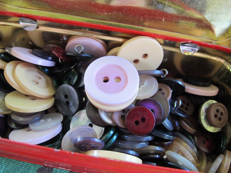 Vintage Mixed Buttons Lot BROTHER Sewing Machine Tin BOX | Etsy