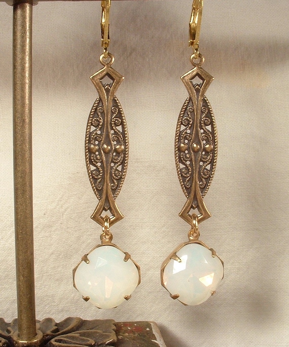 Ladies 1920s Jewelry Styles- Fashion for Flappers