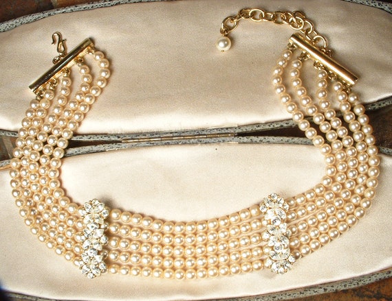 PRISTINE Vintage Champagne Ivory Glass Pearl Bridal C… - Gem