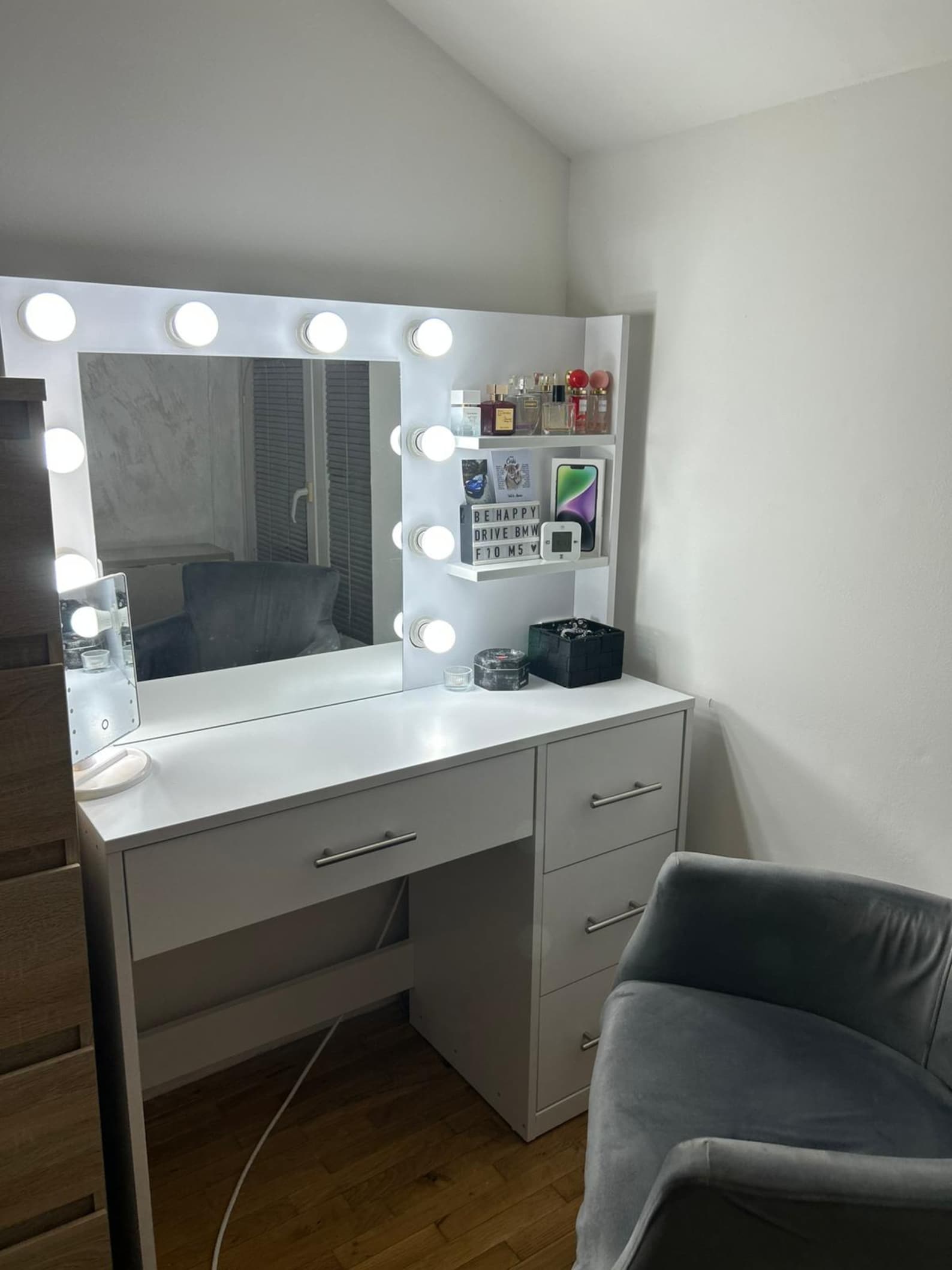 DIY Hollywood Makeup Vanity Table/desk With Mirror,lights and Shelves ...
