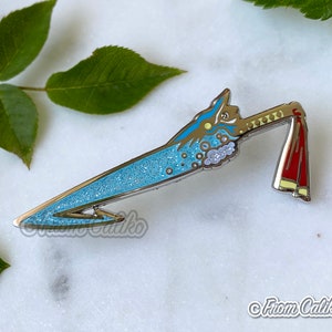 Final Fantasy Weapons Enamel Pins - FF7 Buster Sword - FF8 Gunblade ...