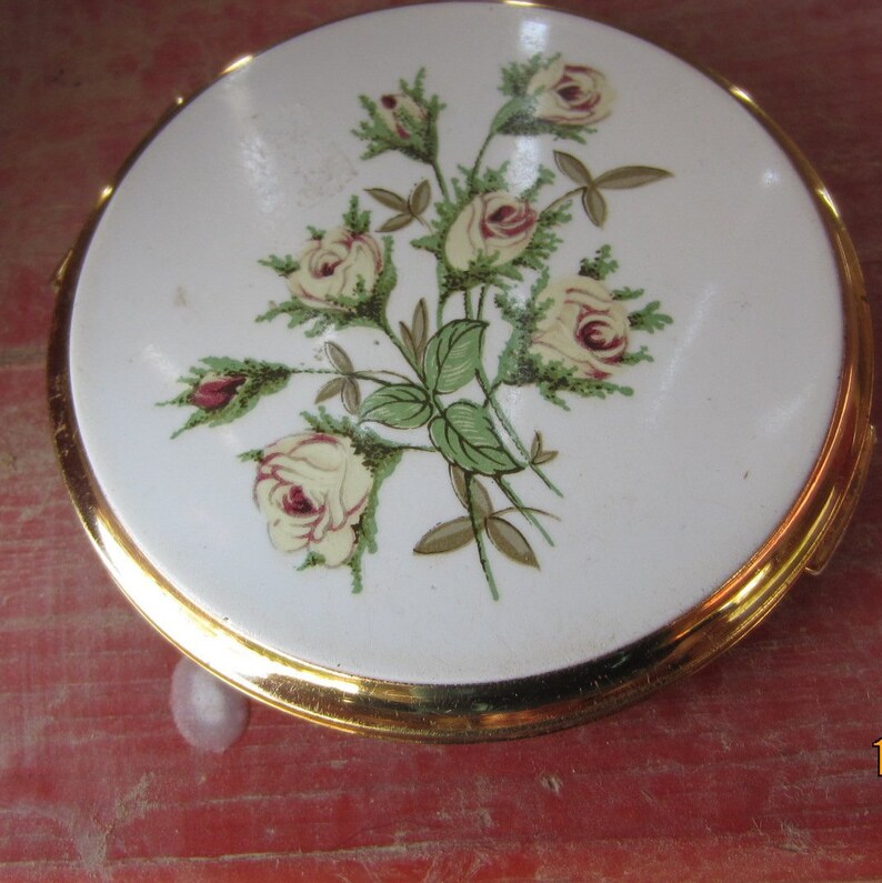 Stratton White Enamel Compact Flower Bouquet Design Vintage | Etsy
