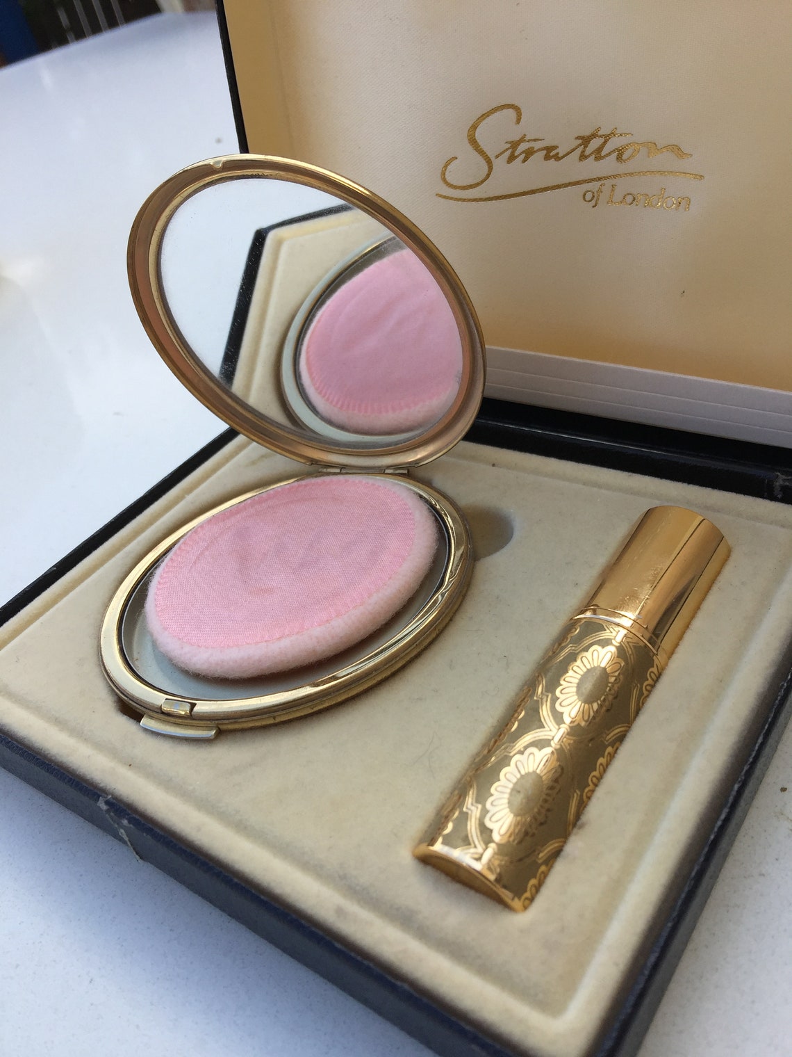 Stratton Set in Original Box Compact and Perfume Atomizer Vintage With Gold Design Hand Held ...