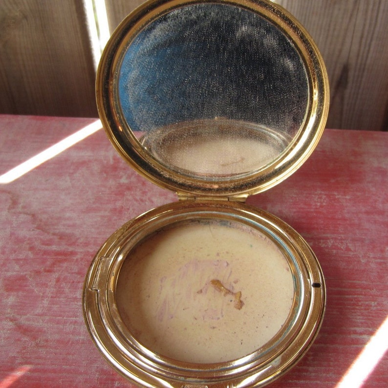 Stratton White Enamel Compact Flower Bouquet Design Vintage | Etsy