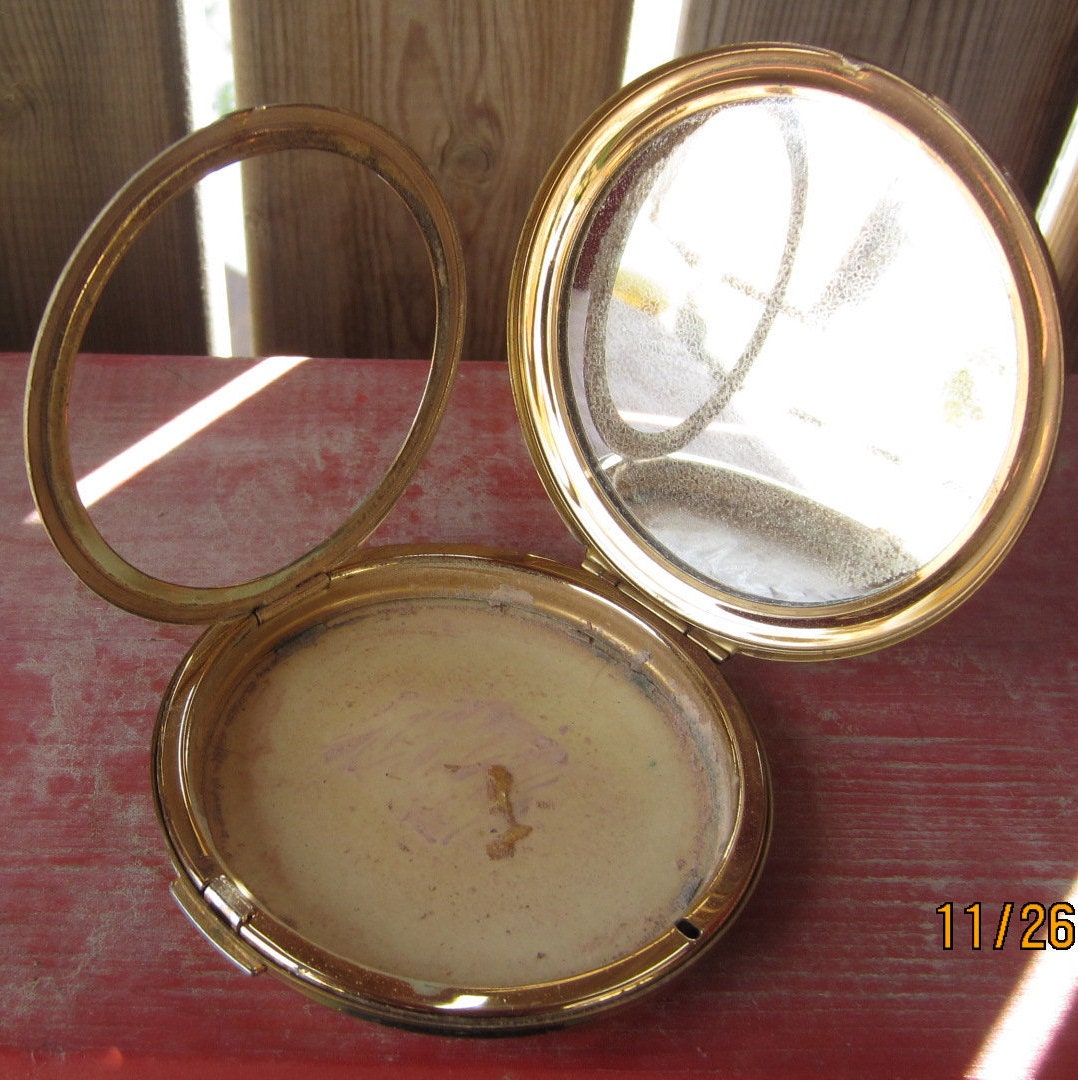 Stratton White Enamel Compact Flower Bouquet Design Vintage - Etsy