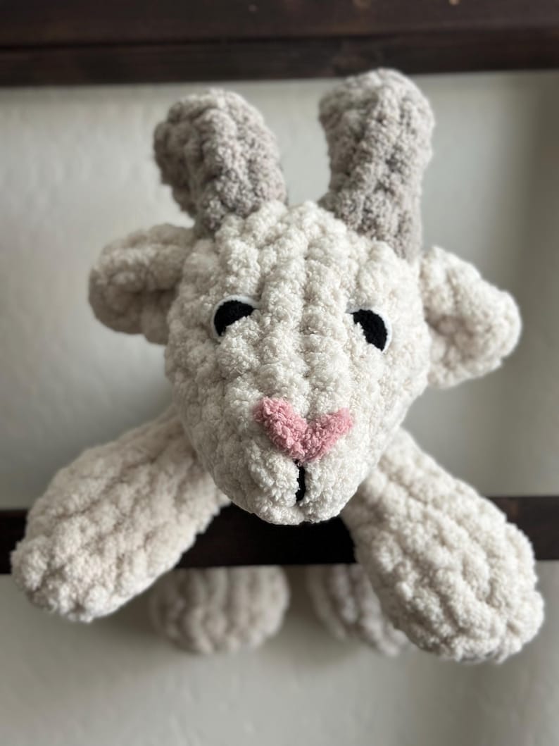 Learn How to Finger Knit Goat Horns Only | Written and Video Tutorial | Chunky Yarn | - Etsy ...