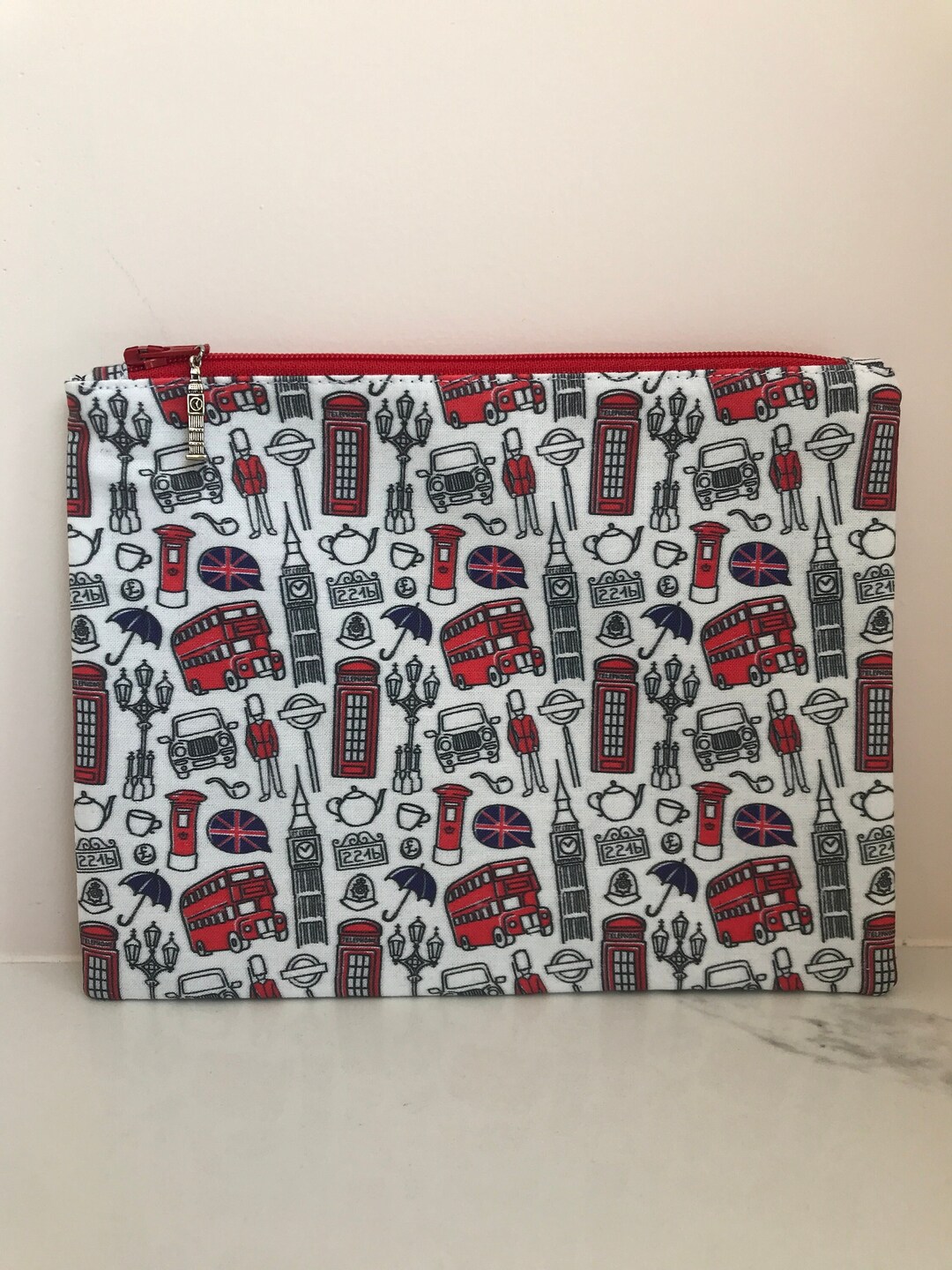 London Landmarks Zipper Pouch With Big Ben Charm: Travel Cosmetic Bag ...