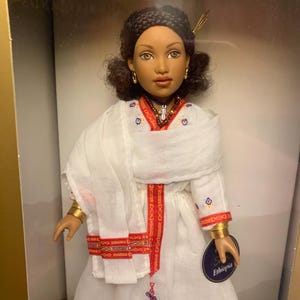 Vintage American Girl~girls of Many Lands~ Book, Box & Stands Included ...