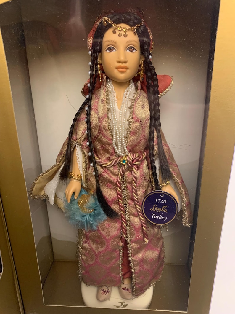 Vintage American Girl~girls of Many Lands~ Book, Box & Stands Included ...