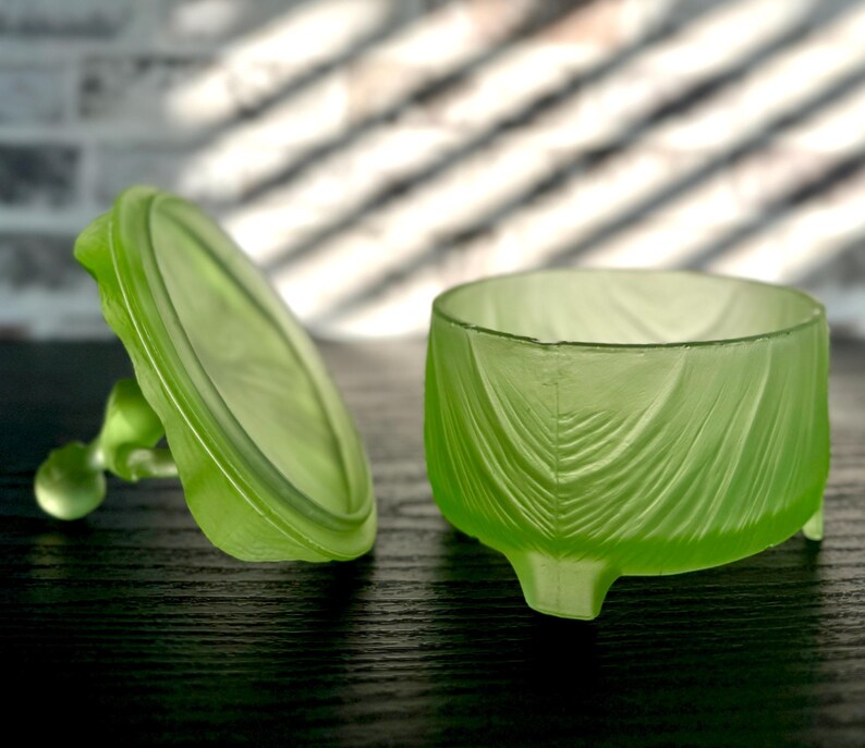 Art Deco “wendy” 1920s Uranium Glass Trinket Box by LE Smith - Woman ...