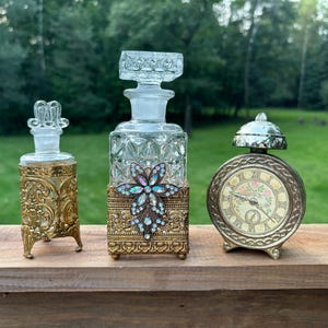 Vintage Set of 3 Glass and Gold Filigree Perfume Bottles Lids Stoppers ...