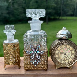 Vintage Set of 3 Glass and Gold Filigree Perfume Bottles Lids Stoppers ...