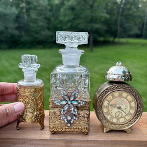 Vintage Set of 3 Glass and Gold Filigree Perfume Bottles Lids Stoppers ...