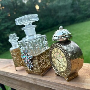 Vintage Set of 3 Glass and Gold Filigree Perfume Bottles Lids Stoppers ...