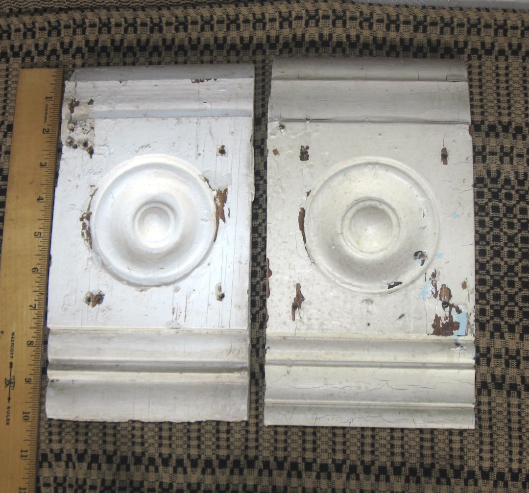 Wooden Molding Bulls Eye Chippy White Paint Architectural Salvage ...