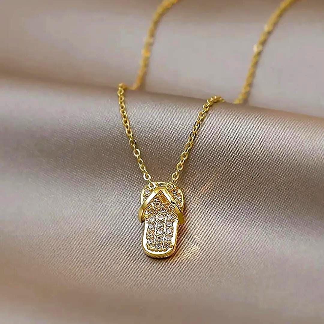 14K Gold Flip Flop Necklace, Lab Diamond Sandal Charm - Etsy