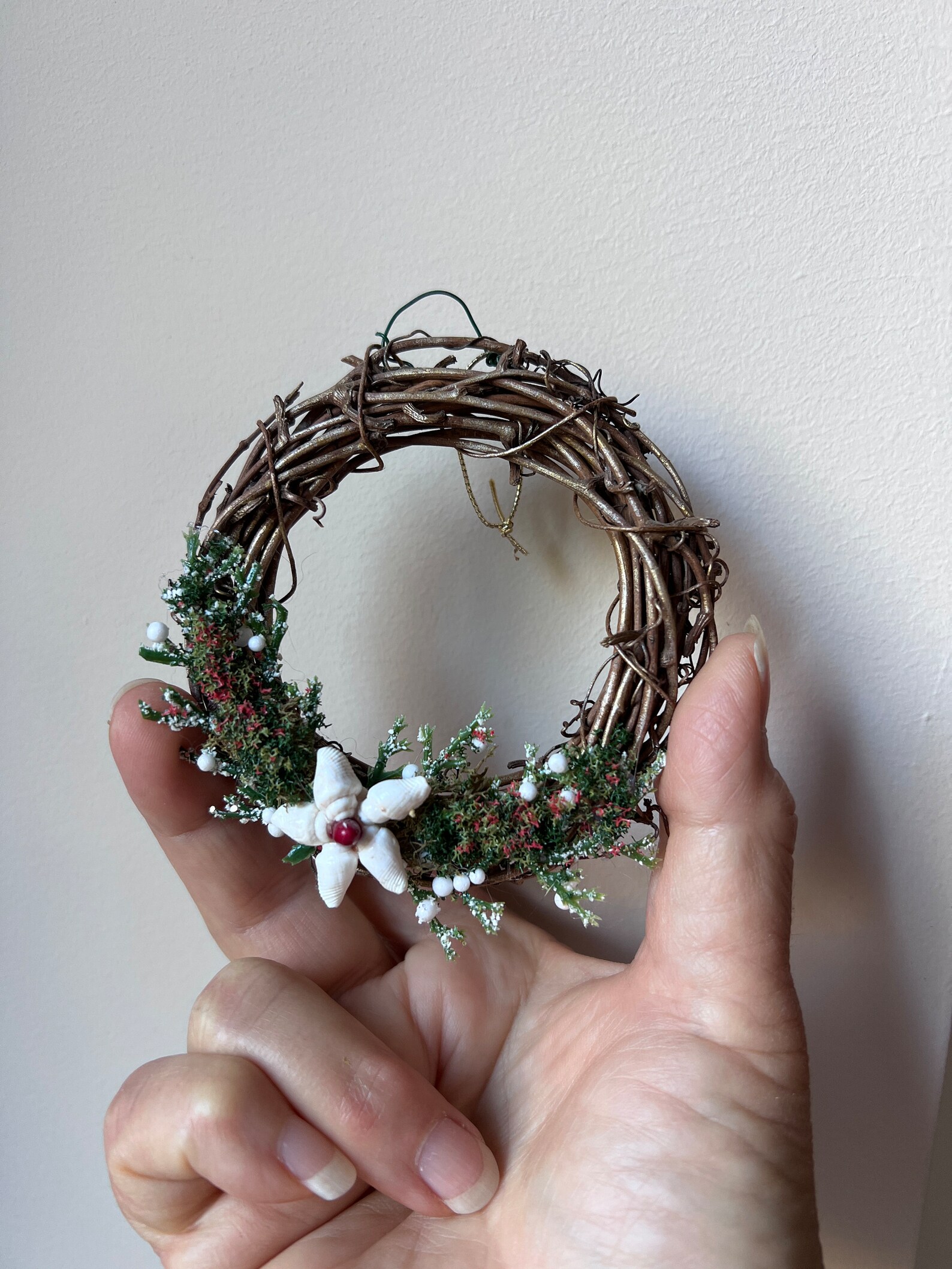 Wreath With Conch Shell Flower and Faux Greenery, Miniature Grapevine ...