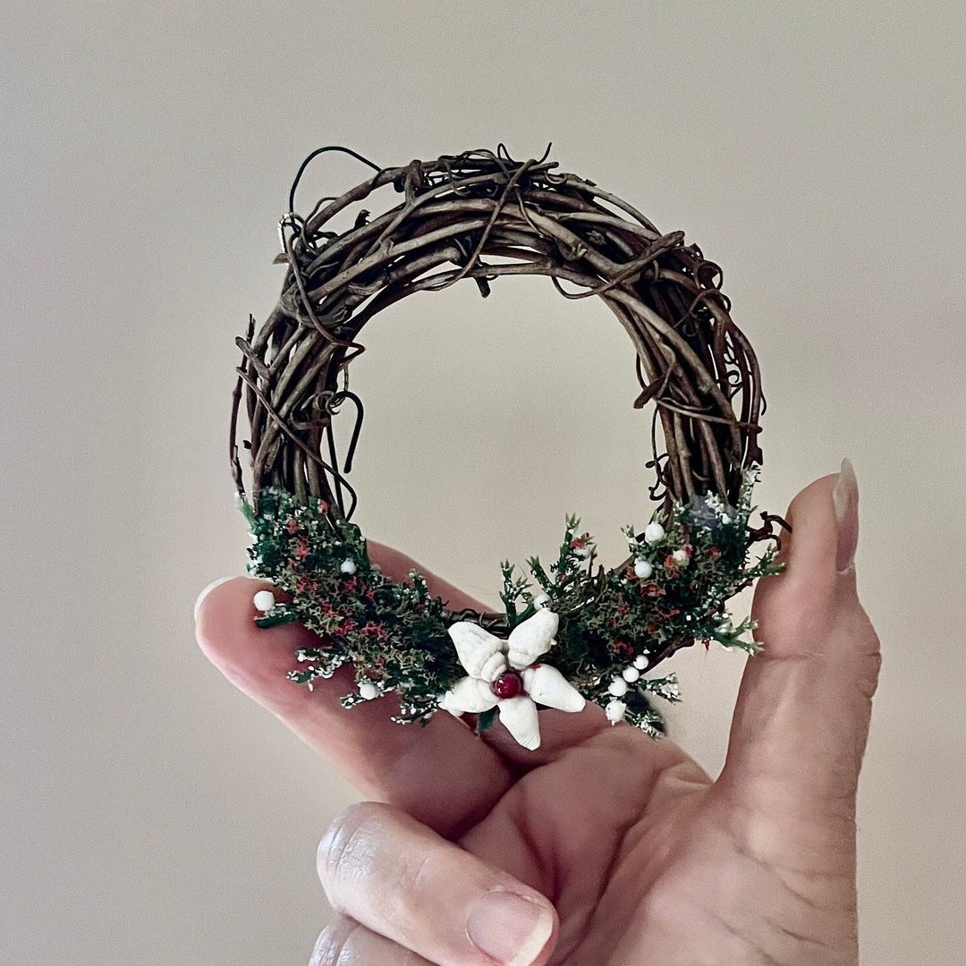 Wreath With Conch Shell Flower and Faux Greenery, Miniature Grapevine ...