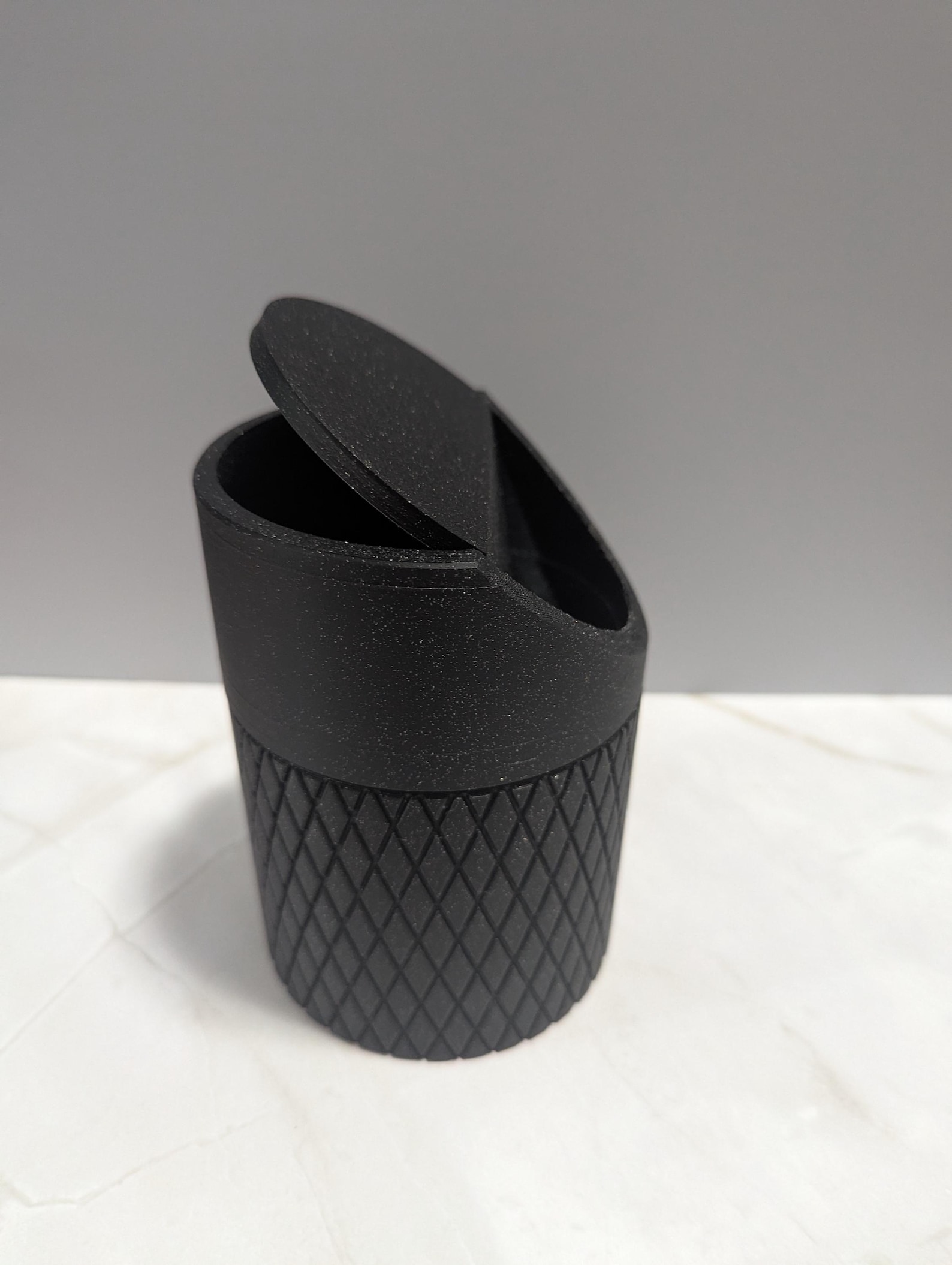 Mini Desktop Trash Can With Flip Lid – 3D Printed Tabletop Garbage Bin ...