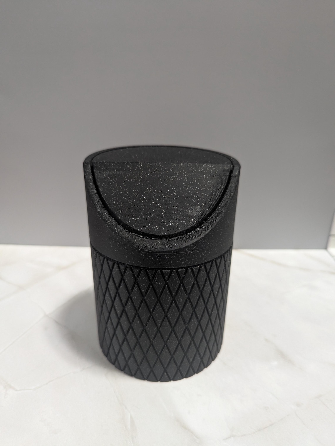 Mini Desktop Trash Can With Flip Lid – 3D Printed Tabletop Garbage Bin ...