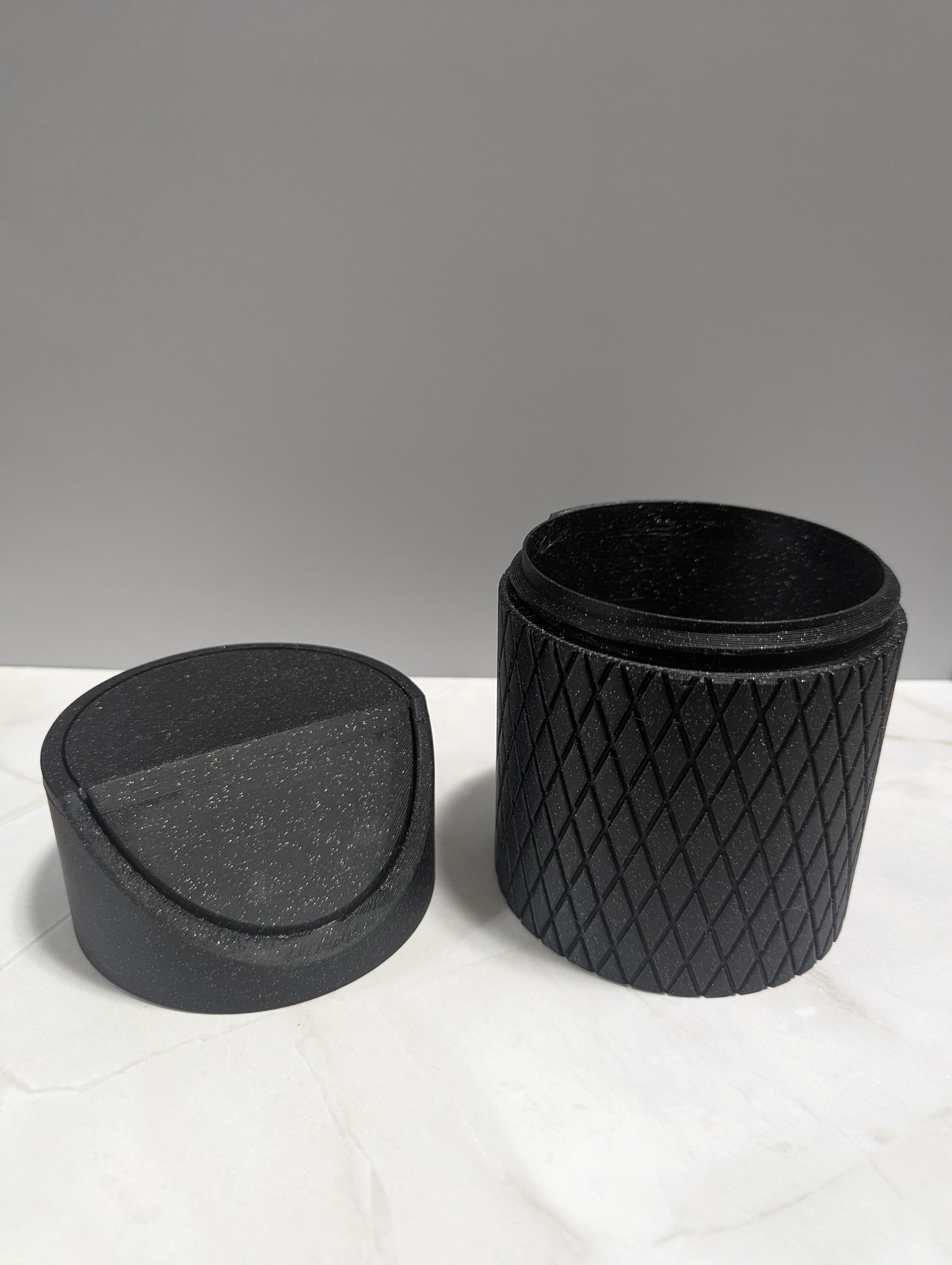 Mini Desktop Trash Can With Flip Lid – 3D Printed Tabletop Garbage Bin ...
