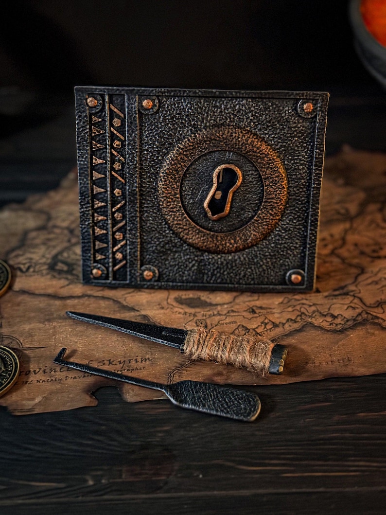Life-size Lockpick Prop, RPG Lock Replica, Stealth Training Prop ...