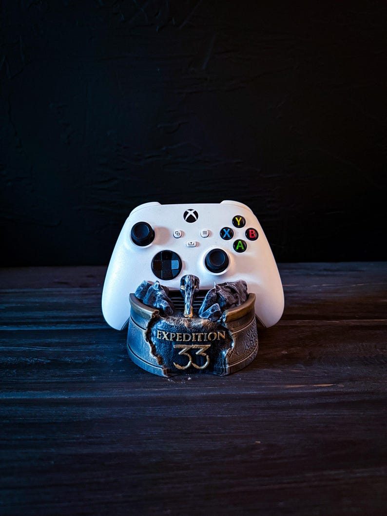 Expedition 33 Xbox Controller Stand, Expedition 33 Monolith ...