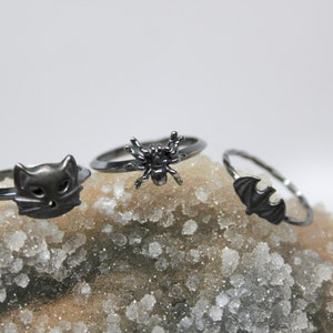 Sterling Silver Spider Ring, Spooky Halloween Stacking Jewelry - Etsy
