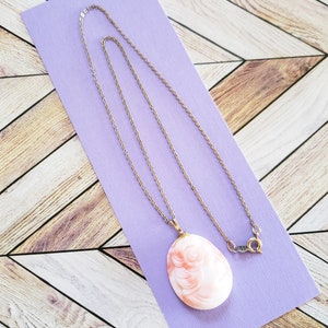Delightful Vintage Faux Angel Skin Coral Cameo Pendant on 16 Inch Gold ...