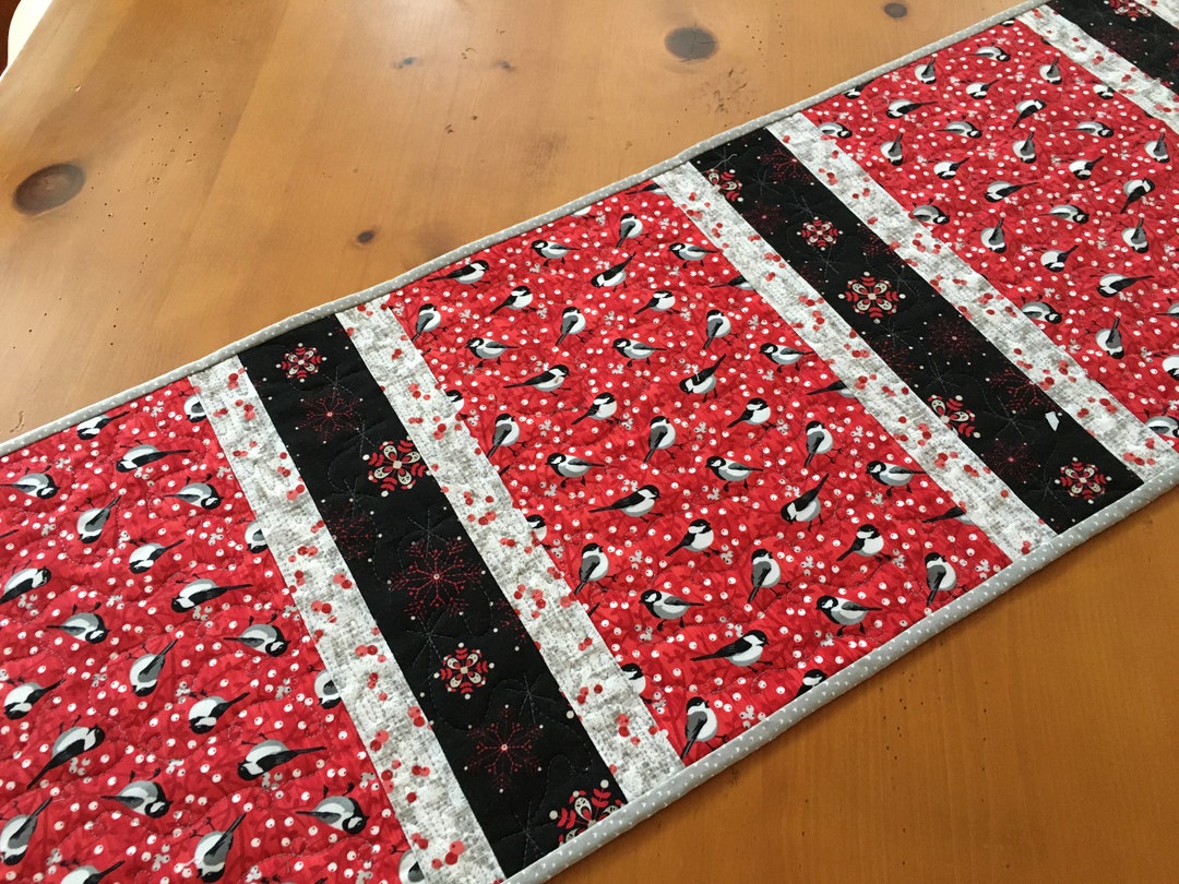 Table Runner Christmas Birds Snowflakes Handmade Quilted Decor - Etsy