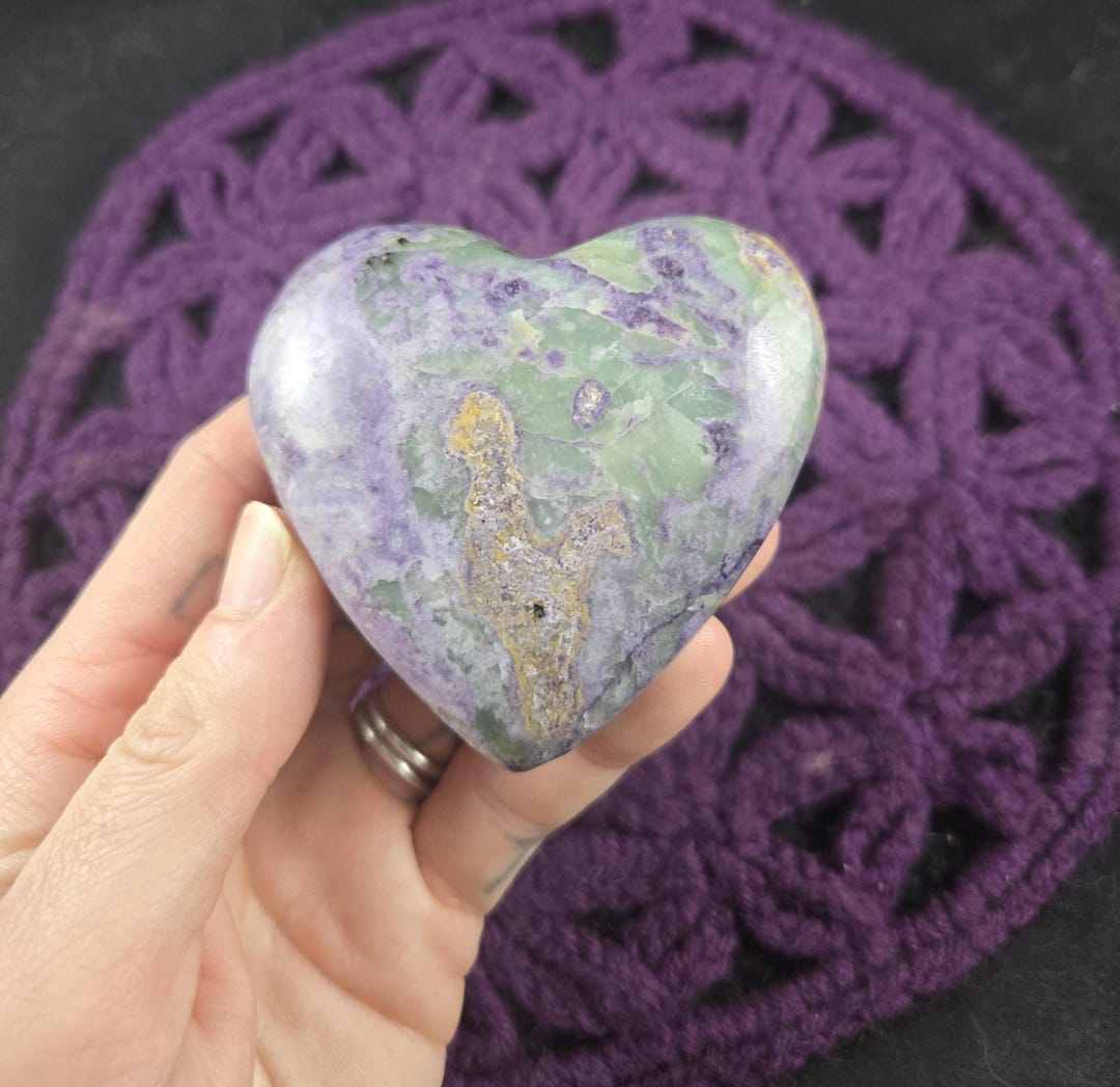 Bolivianite Serpentine in Fluorite Heart Shaped Stone Crystal Carving ...