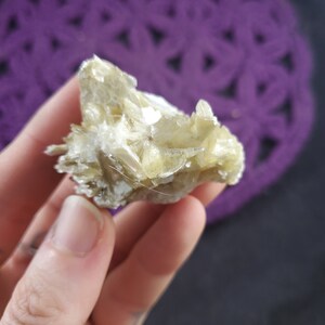 Golden Mica Muscovite Crystal Shimmer Stones Crystals Rough Book Mica ...