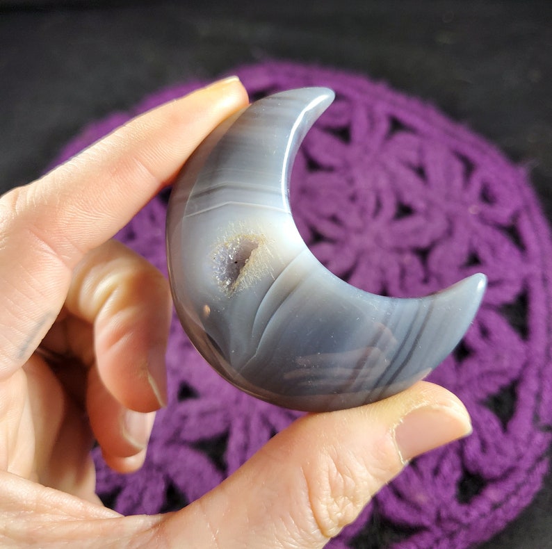 Agate Geode Crescent Moon Carving Crystals Magick Stones Moonchild ...
