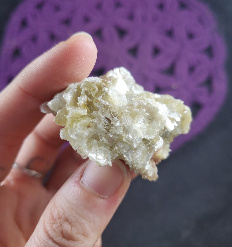 Golden Mica Muscovite Crystal Shimmer Stones Crystals Rough - Etsy
