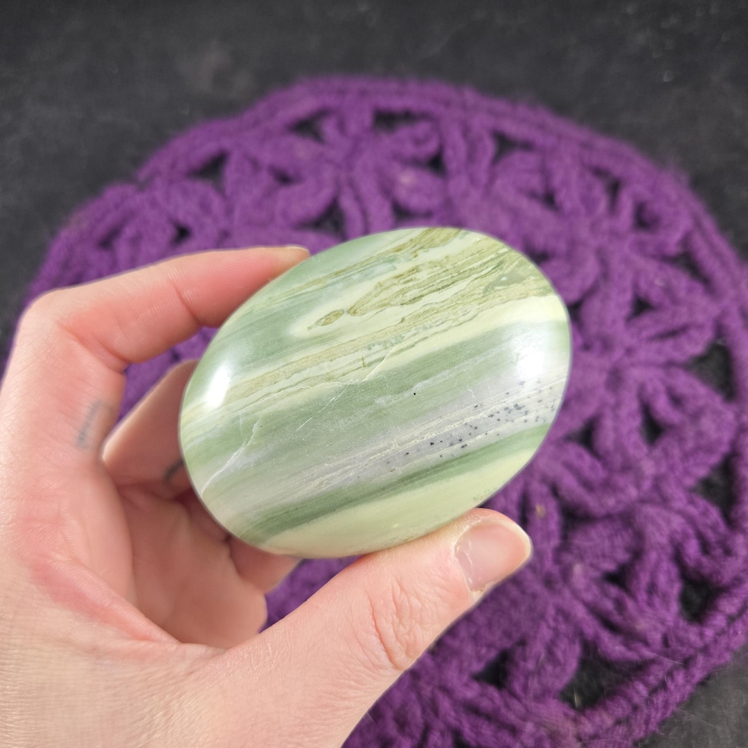 Infinite Serpentine Palmstone Crystal Palm Stone Gallet Light Green ...