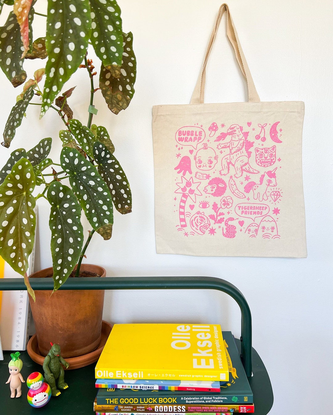 Bubble Wrapp X Tigersheep Friends Tote Bag Collab / Pink on Canvas - Etsy