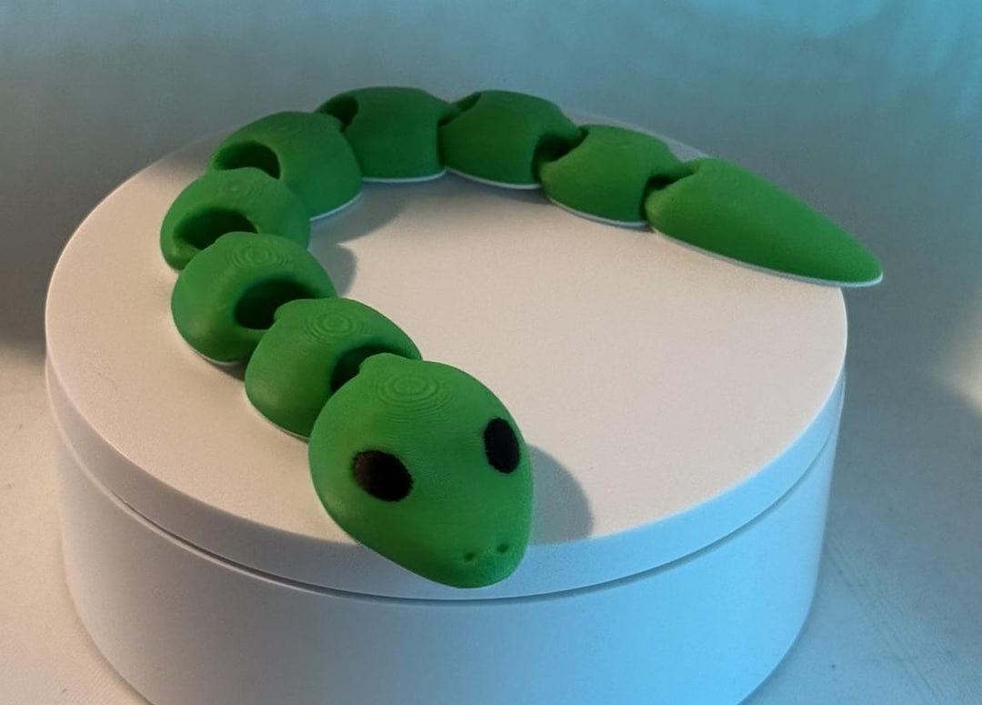Articulated Snake Toy Desk Decoration Display Piece Snake Ornament Desk ...