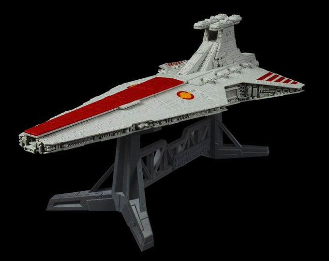 Venator Class Star Destroyer Ship ( Ship and Stand ) + Mystery Gift ...