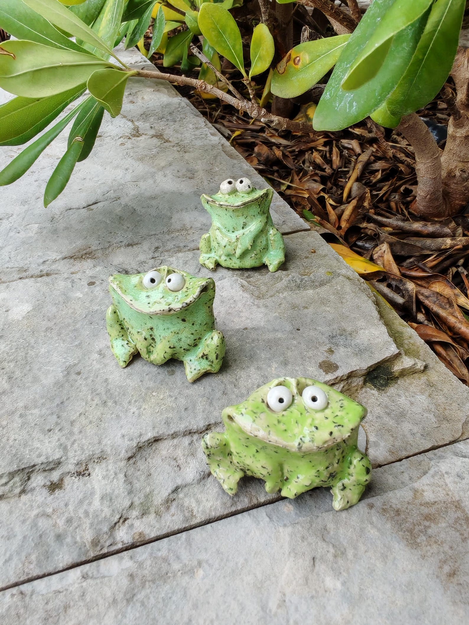 Ceramic Frogs - Ceramic Frog - Ceramic Frog Figurines - Funny Ceramic ...