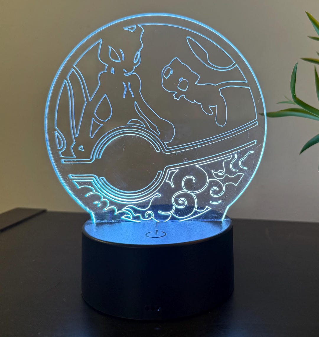 Mew and Mewtwo Pokéball Nightlight - Etsy