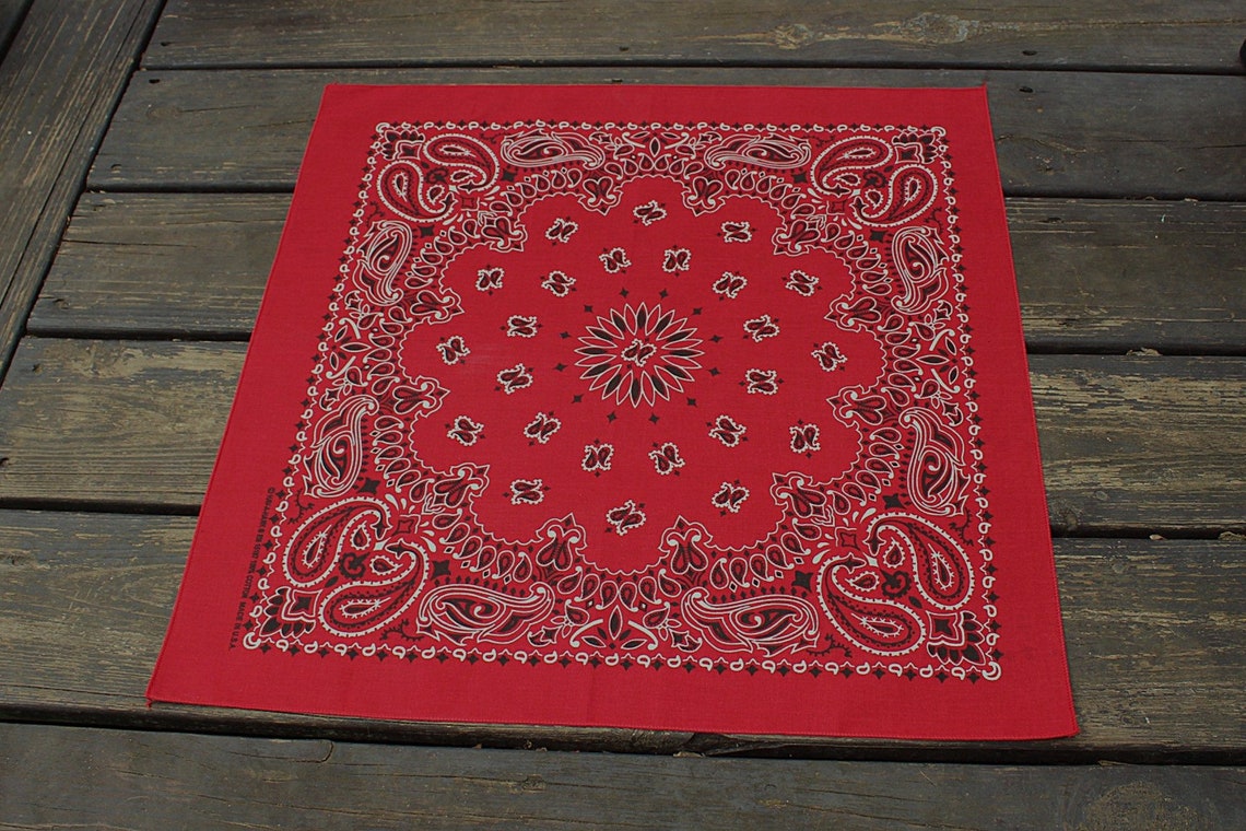 Red Hankie Bandana, Bandana Scarf, 21 in X 21 In, Red Paisley, Red and ...