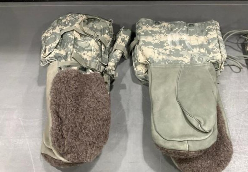 Genuine US Military Extreme Cold Weather Mittens. ACU Camouflage High ...