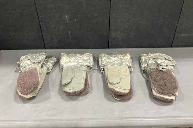 Genuine US Military Extreme Cold Weather Mittens. ACU Camouflage High ...