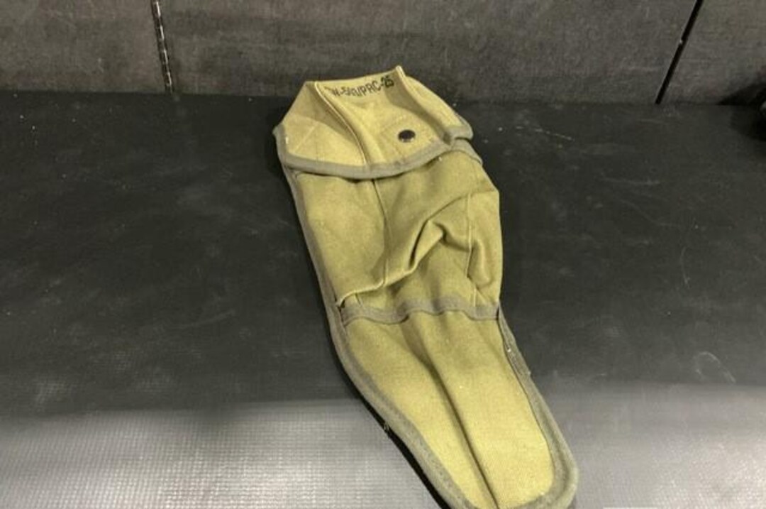 Genuine USGI Army Green Electronic Radio Communitcation Pouch. New & a ...